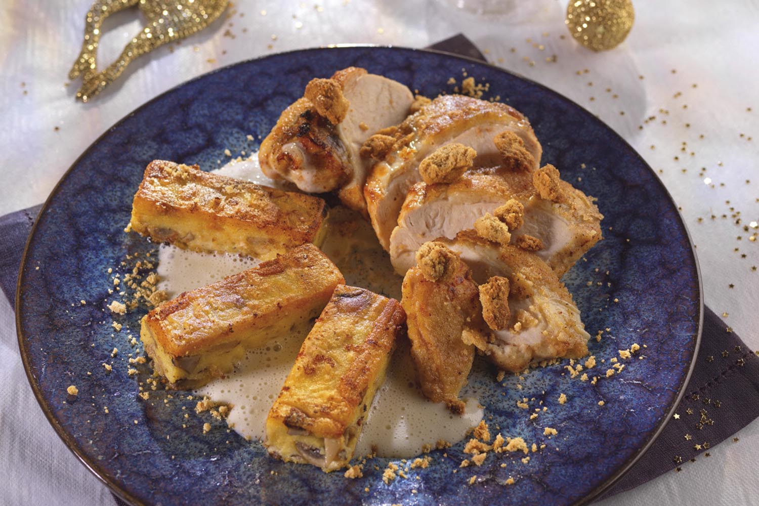 Suprème de volaille, panisses aux champignons, sauce poulette, crumble ...